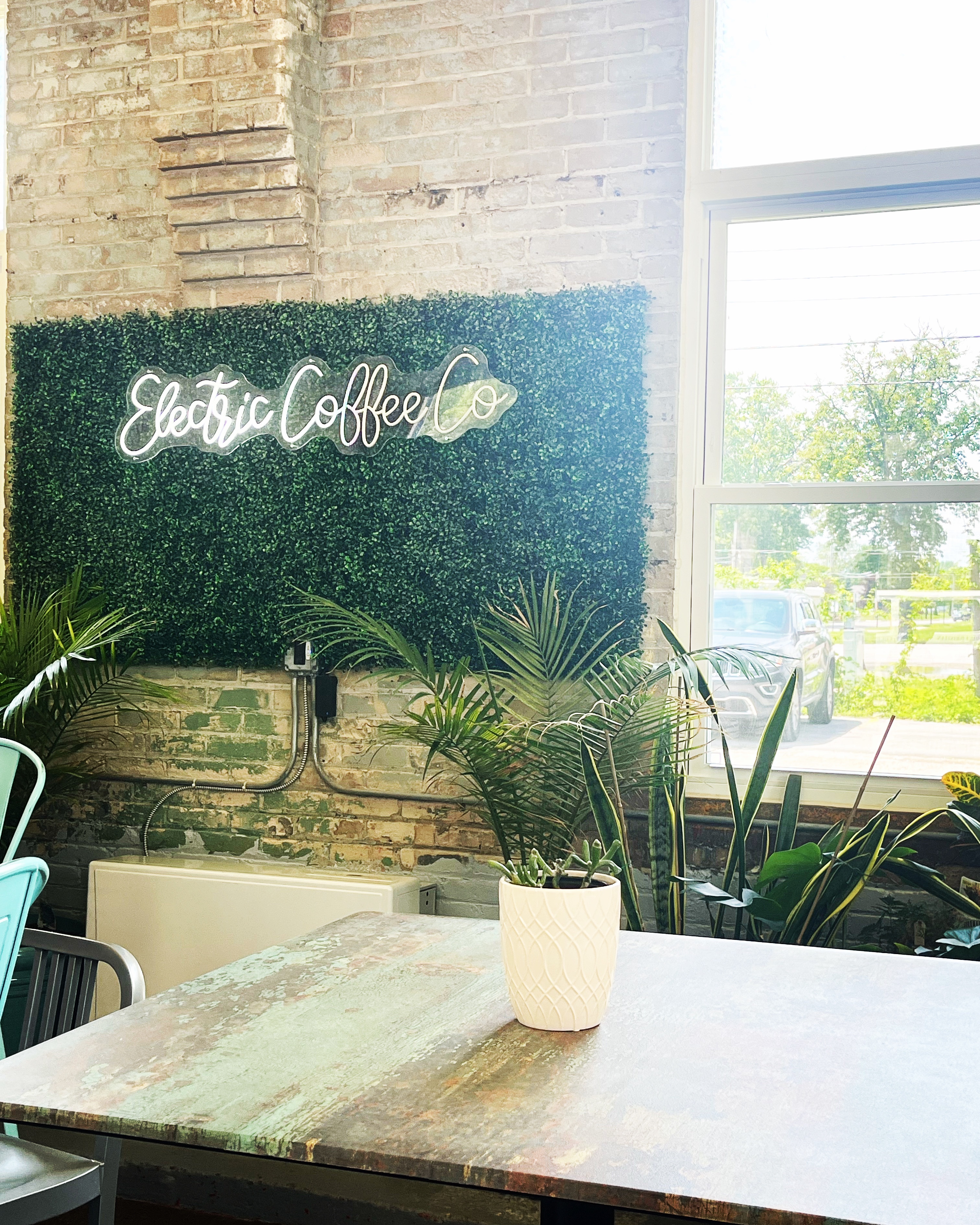 Mom Friends and Coffee Chats – Quirky Workin' Mom's